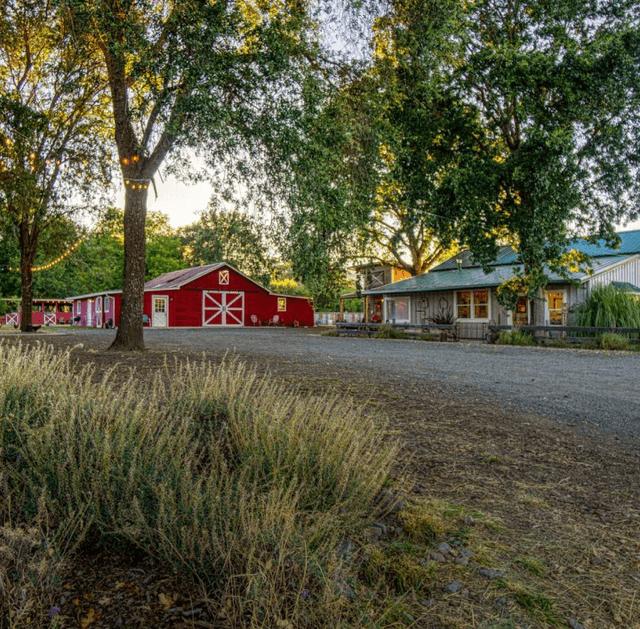 Soul Whispering Ranch | 灵吟山庄