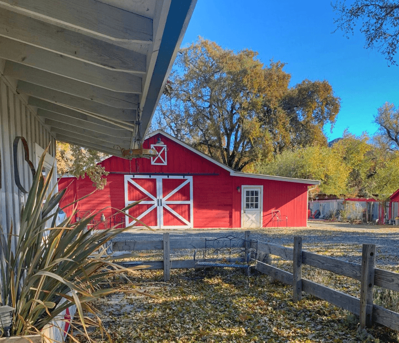 Soul Whispering Ranch | 灵吟山庄