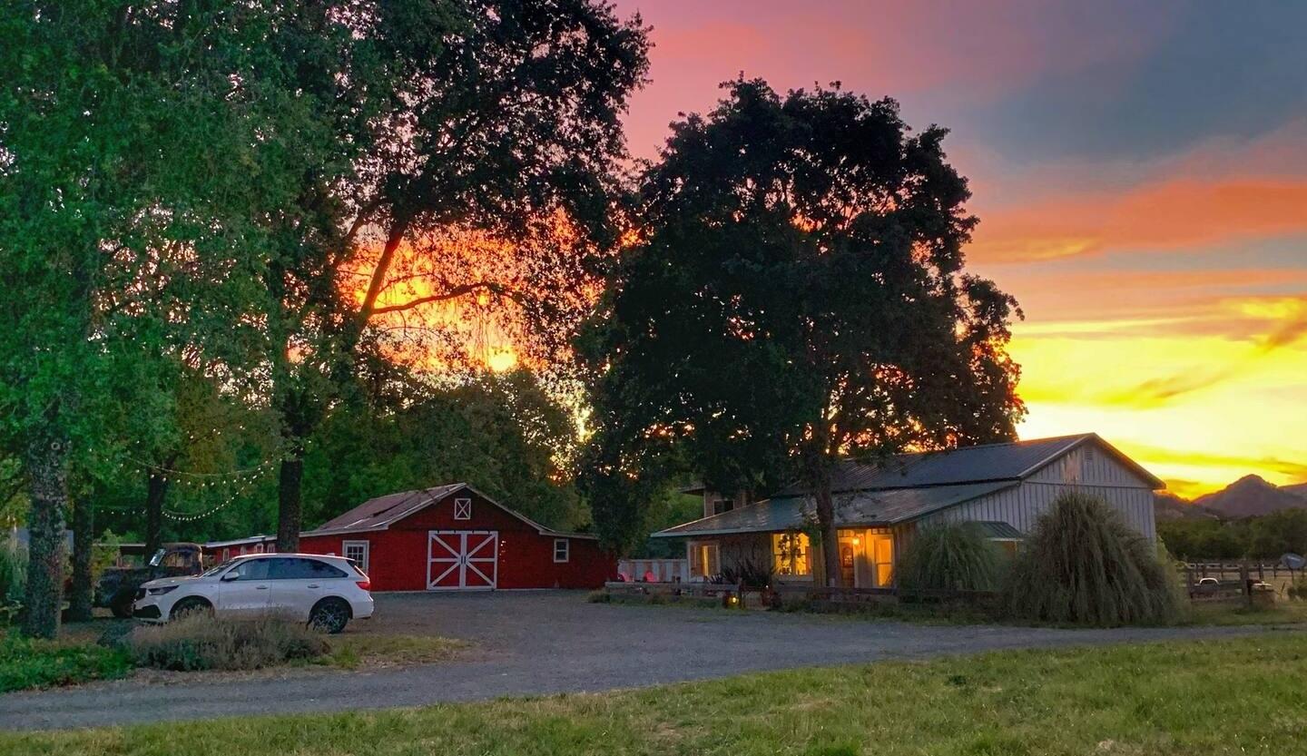 Soul Whispering Ranch | 灵吟山庄